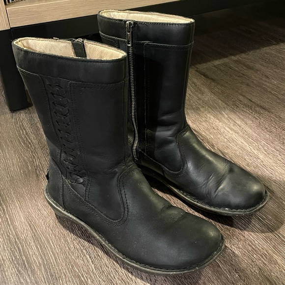 UGG | Shoes | Ugg Black Leather Shearling Braided Detail Boots | Poshmark